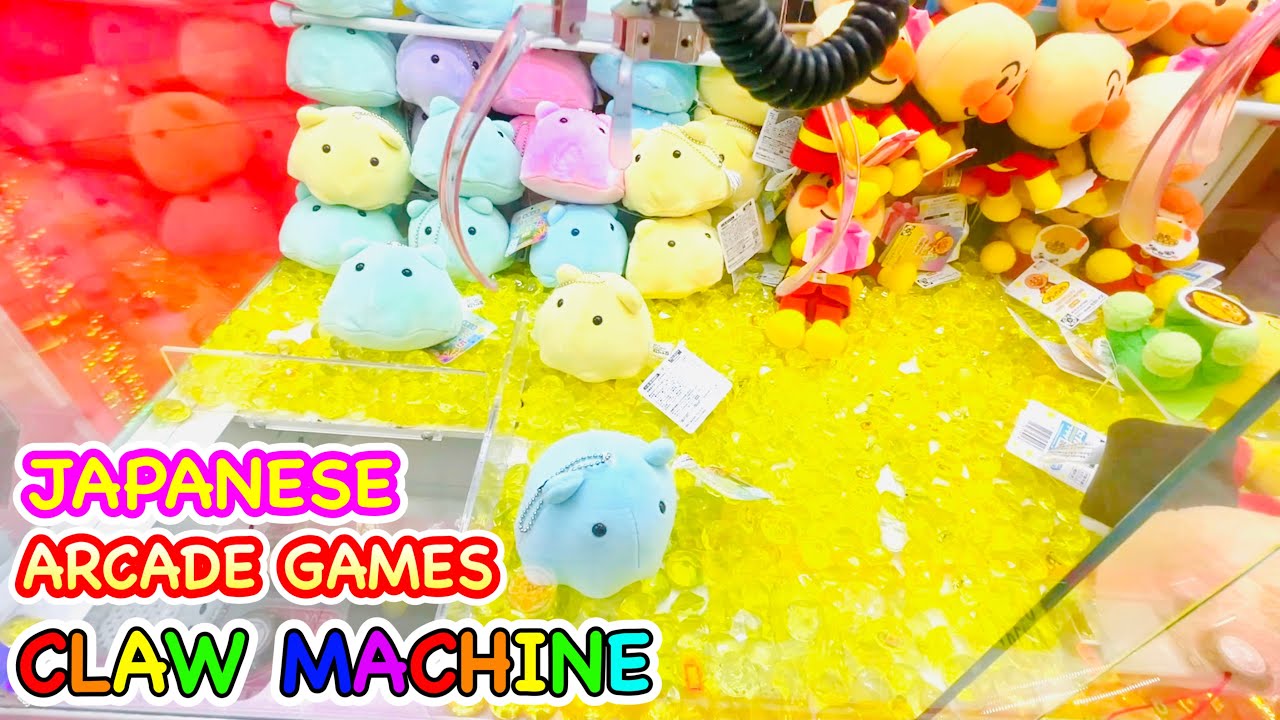 LET’S PLAY WITH CLAW MACHINE! Various Arcade Game in JAPAN UFOキャッチャー ...